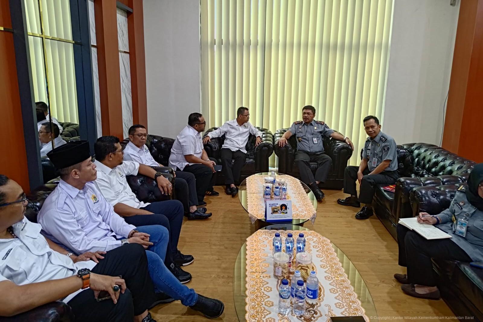 Kanwil Kementerian Hukum Kalbar Terima Audiensi Kadin Kalimantan Barat