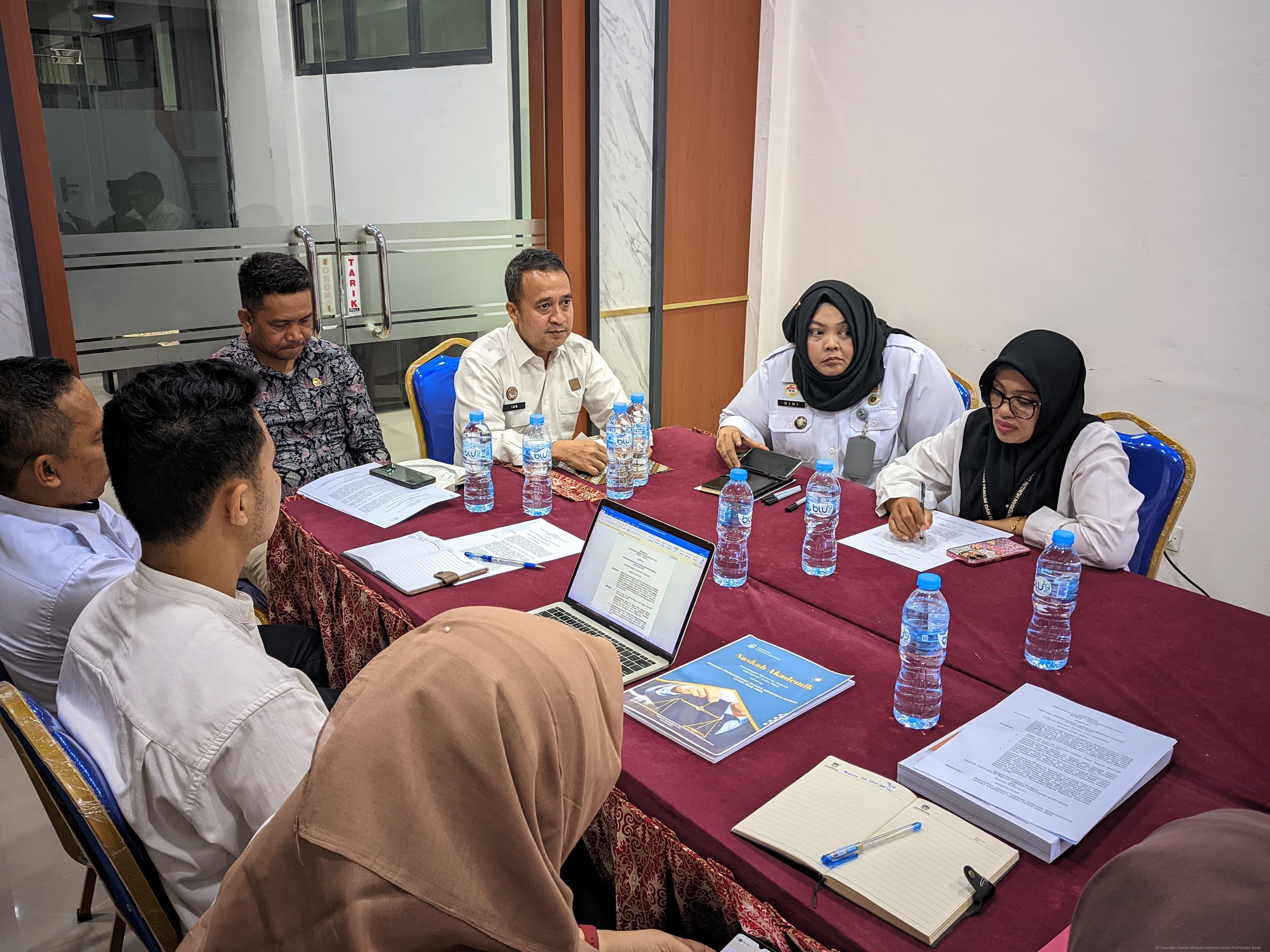 Rapat Harmonisasi Raperda RPJMD Kubu Raya 2025–2029: Sinergi Lintas Lembaga Wujudkan Produk ...