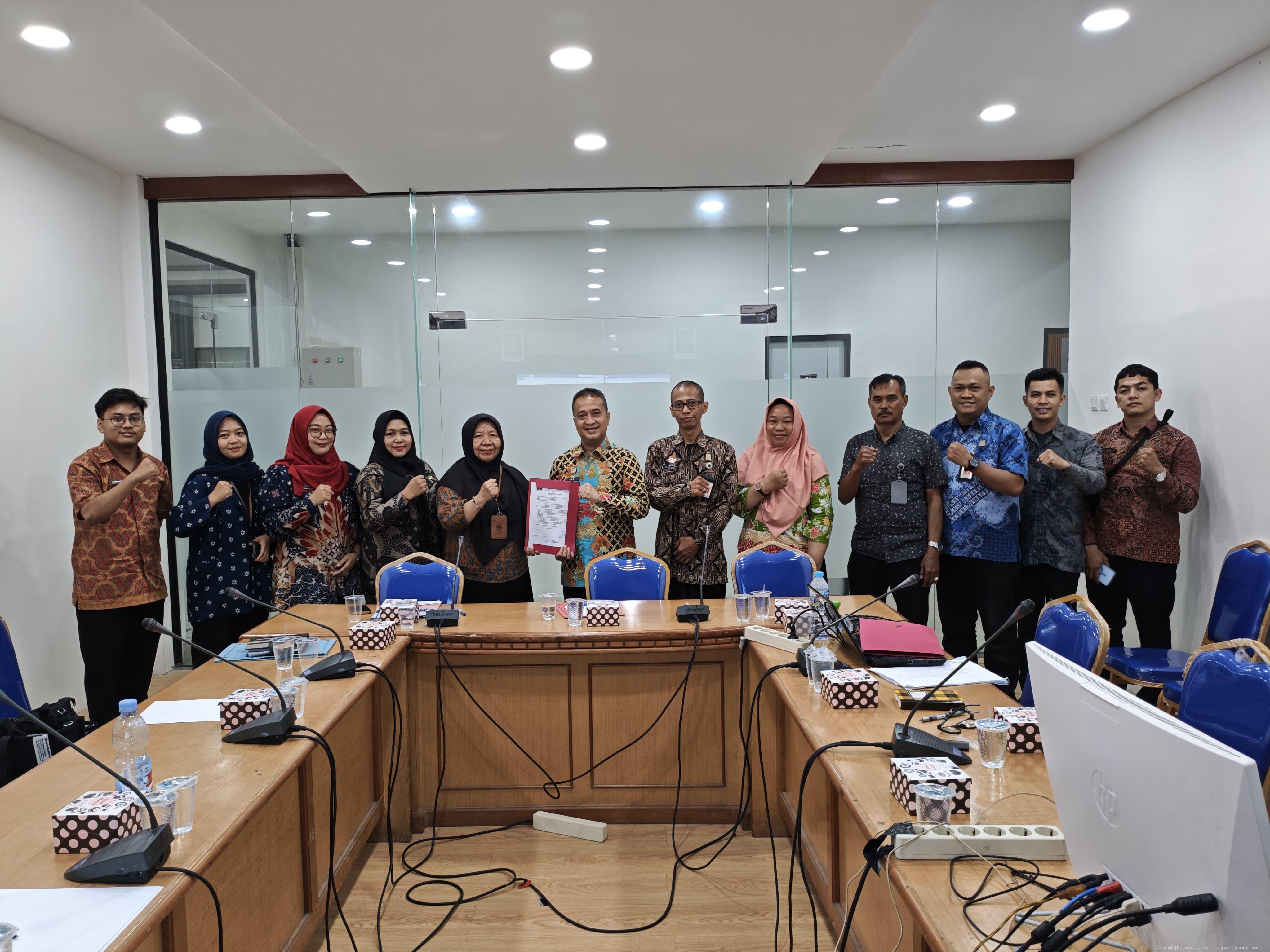 Kanwil Kemenkum Kalbar Harmonisasikan Raperwako Singkawang tentang ...