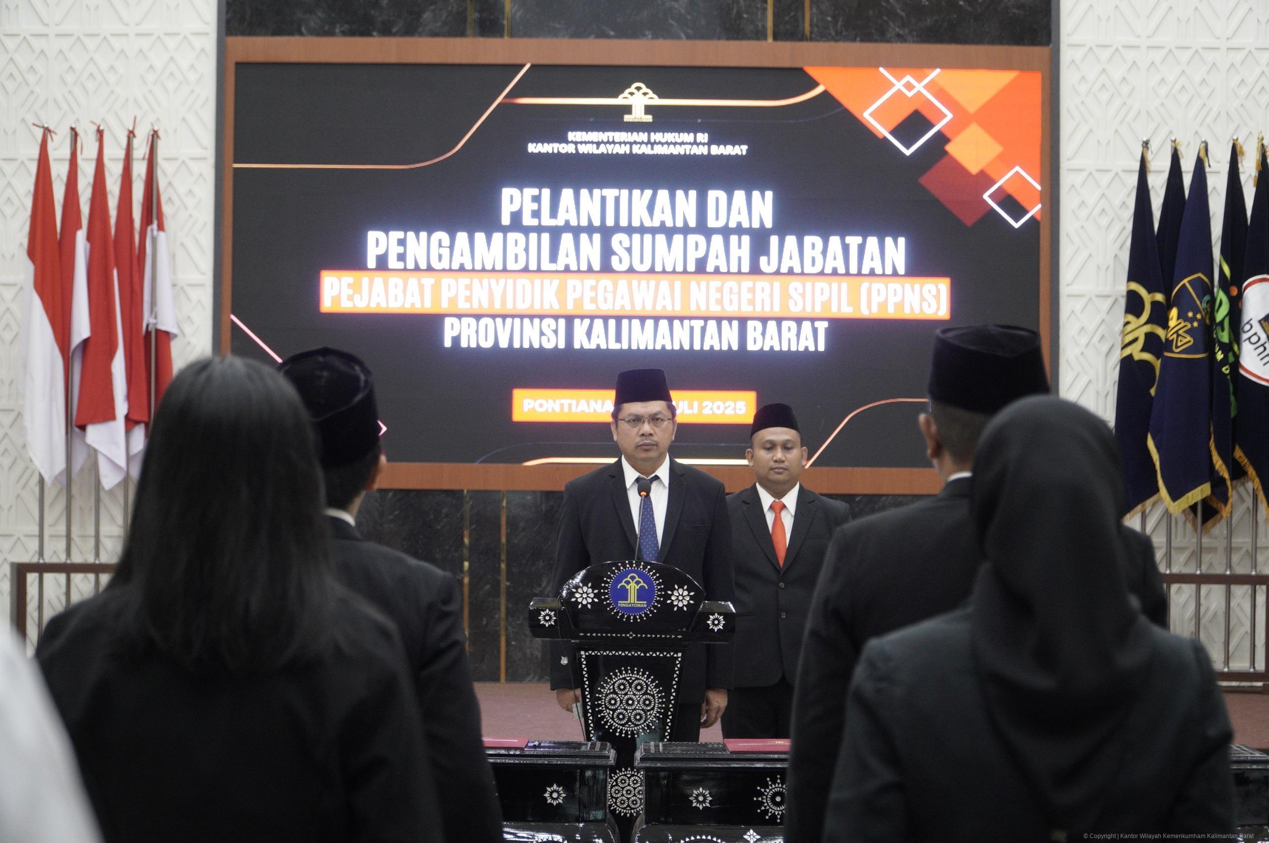 Kakanwil Kemenkum Kalbar Lantik 7 PPNS, Tegaskan Profesionalisme dan Sinergi Penegakan Hukum